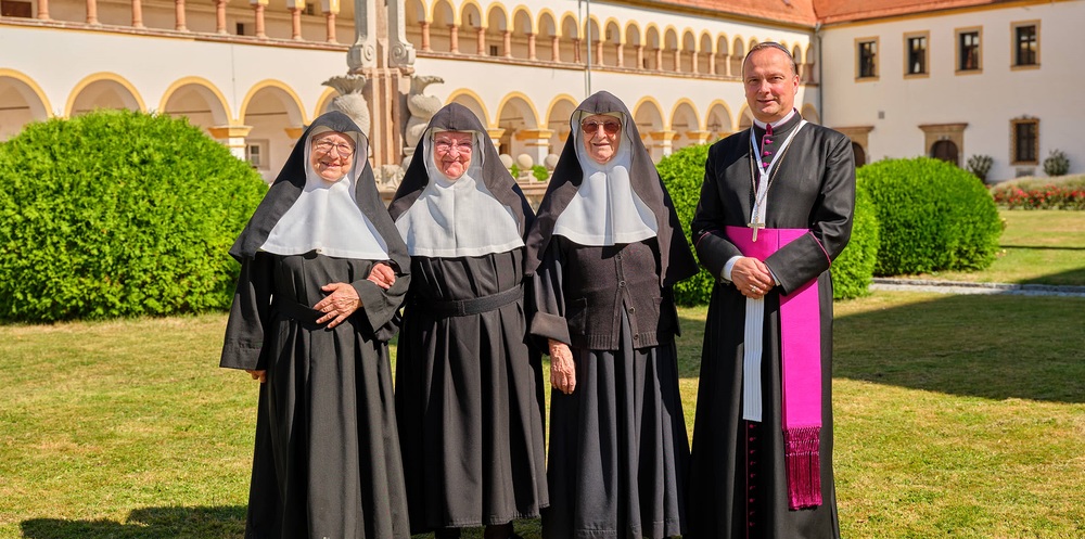 Augustiner Chorfrauen verlassen Salzburger Kloster Goldenstein