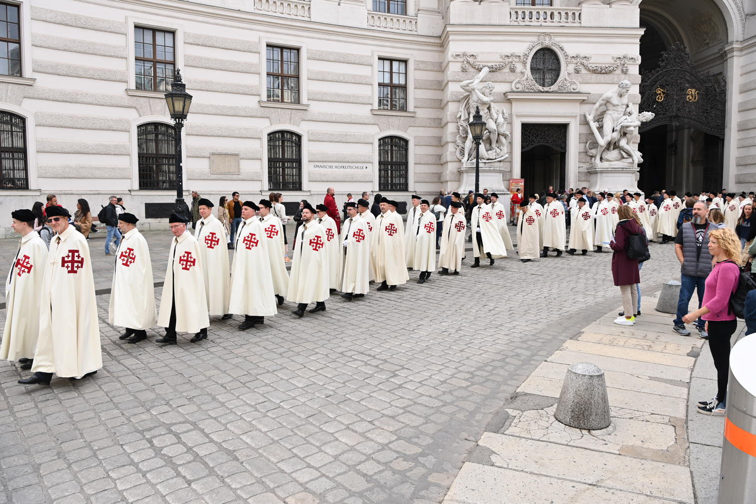 Grabesritter-Investitur: Fünf neuen Mitglieder und Sanierungsprojekt